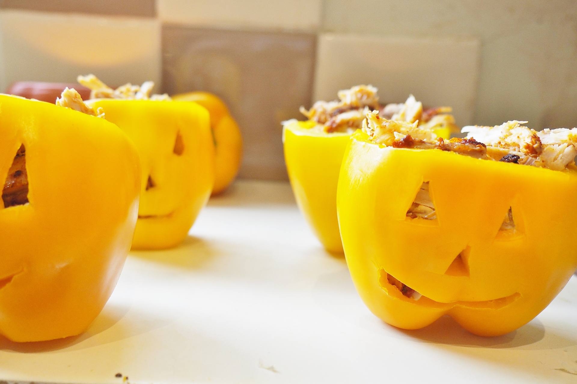 emma-victoria-stokes-hallowen-pumpkin-peppers-scary-faces | Emma ...