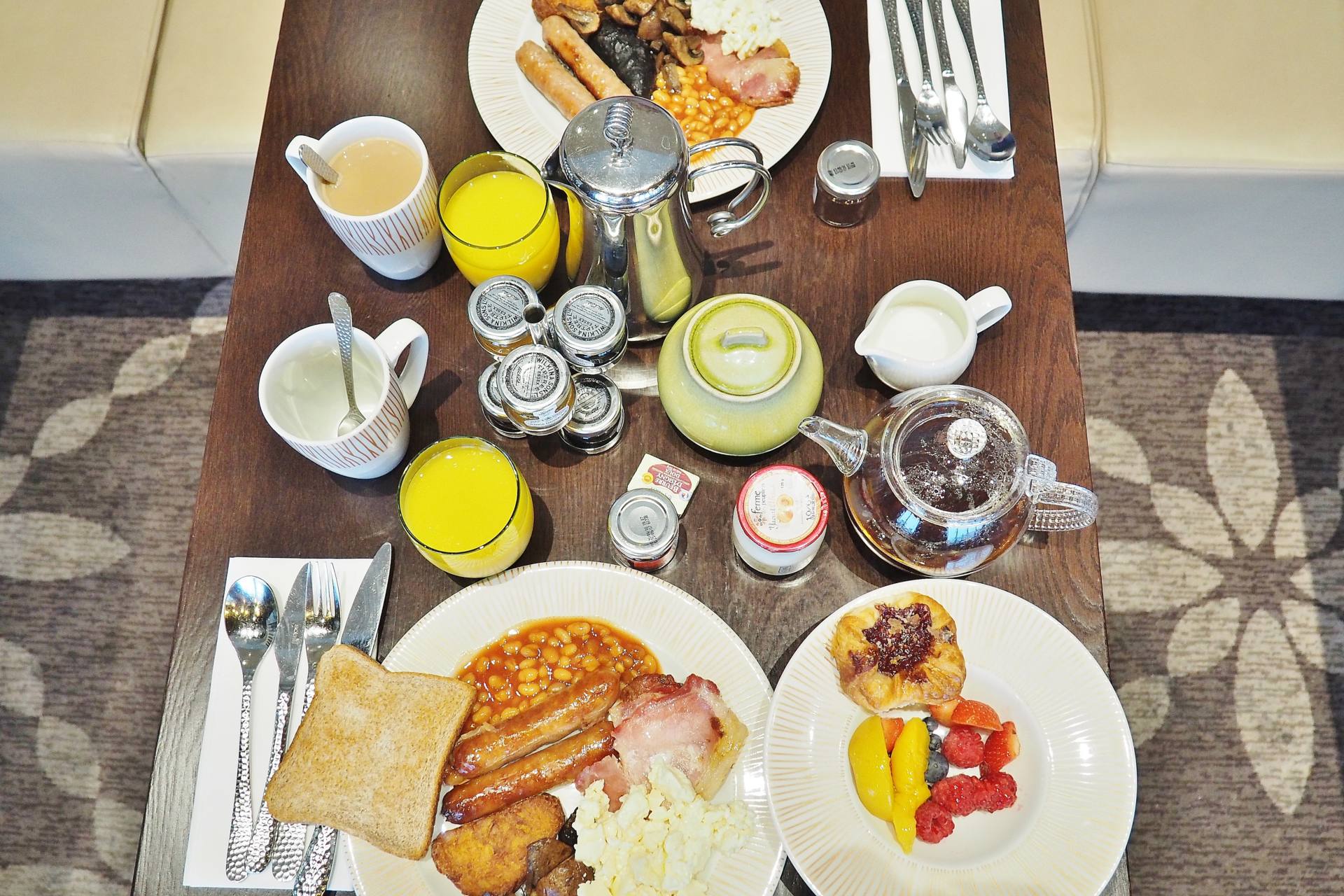 the-genting-hotel-resorts-world-emma-victoria-stokes-robata-breakfast ...