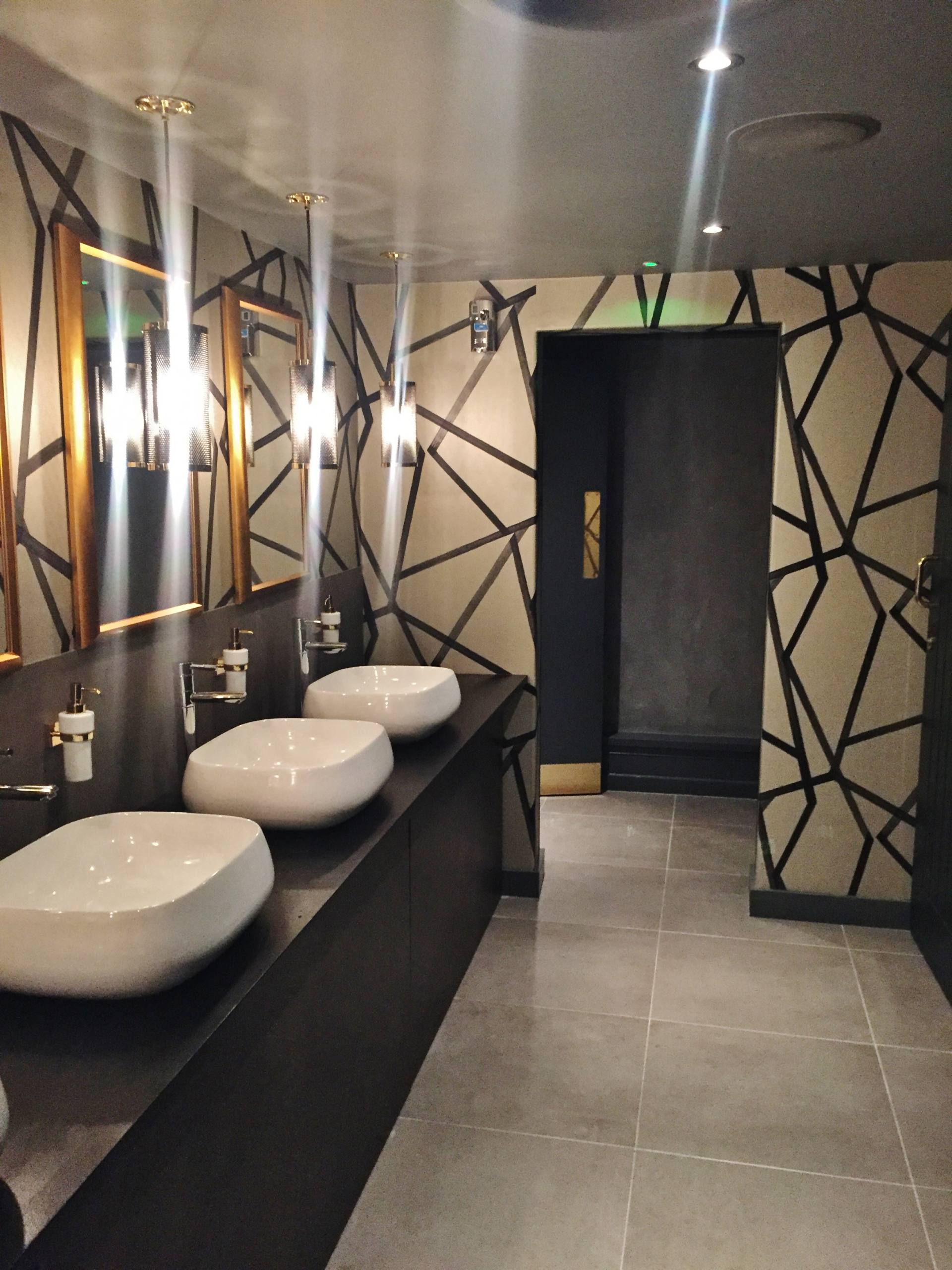 One Night At Aktar Islam’s New Restaurant - Opheem